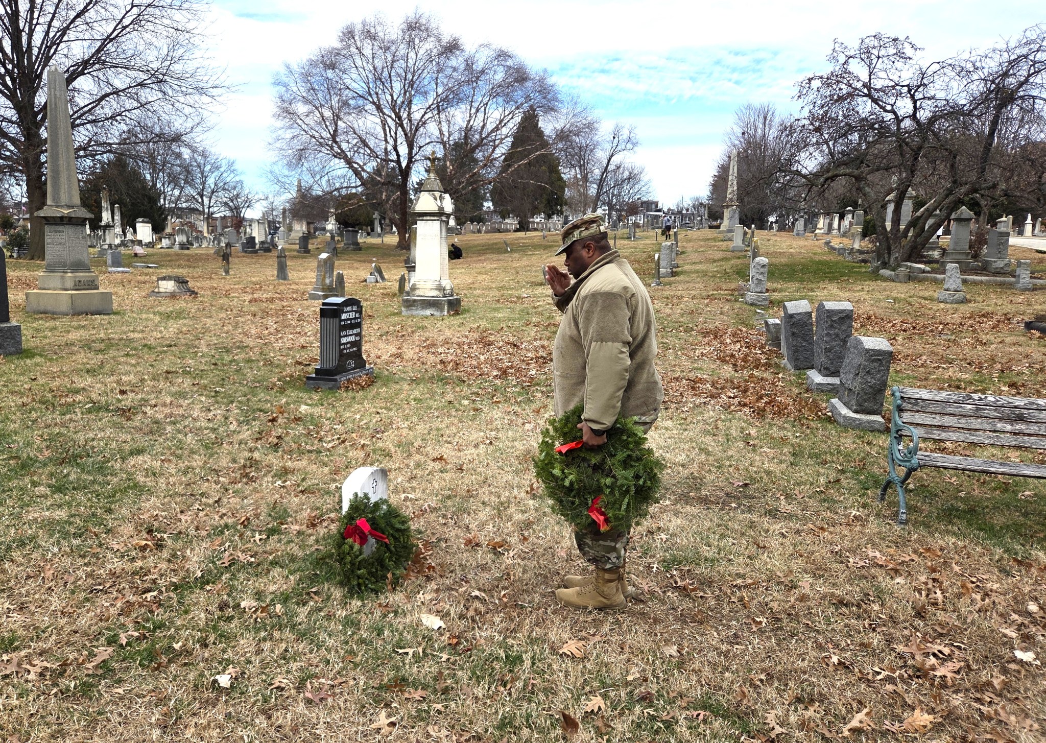 Photo Essay: Wreaths Across America at Congressional Cemetery Honors ...